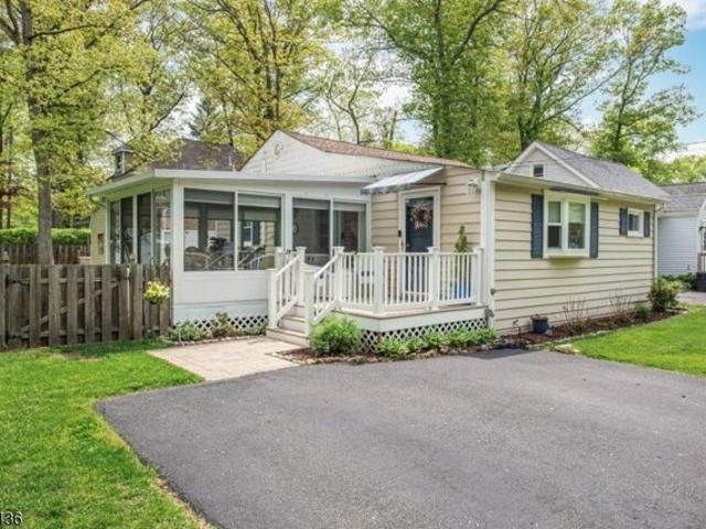 E Shore Rd, Jefferson Township, Home For Sale