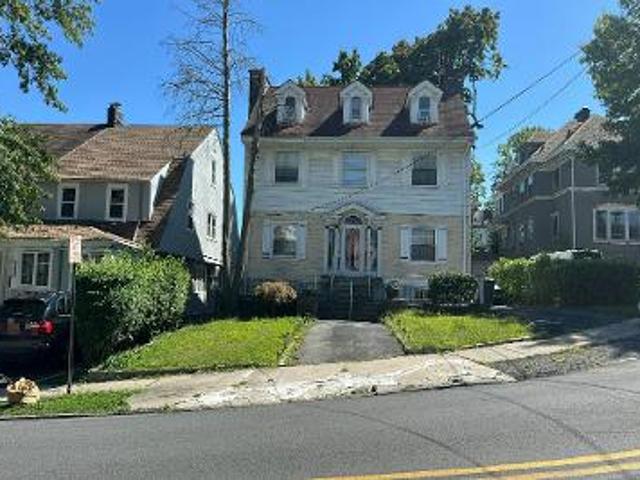 E Sidney Ave