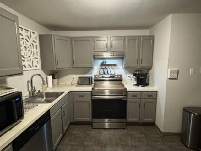 E Side Dr Apt,concord, Condo For Sale