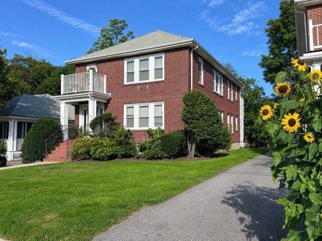 E Side Pkwy, Newton, Home For Sale