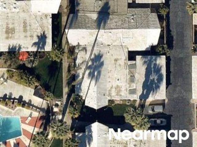 E Twin Palms Dr