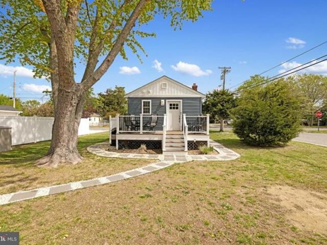 E Tampa Ave, Villas, Home For Sale