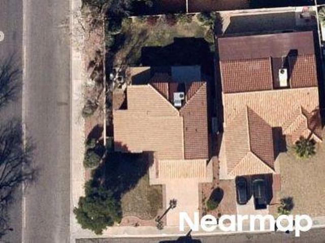 E Tanglewood Dr