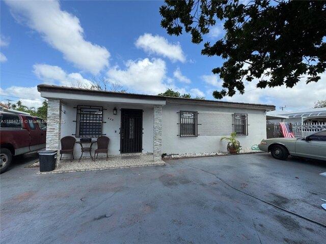 E Th Ln, Hialeah, Home For Sale