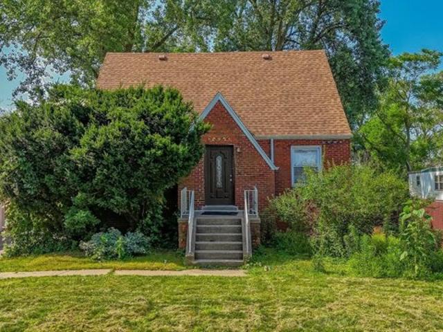 E Th Pl, Burnham, Home For Sale