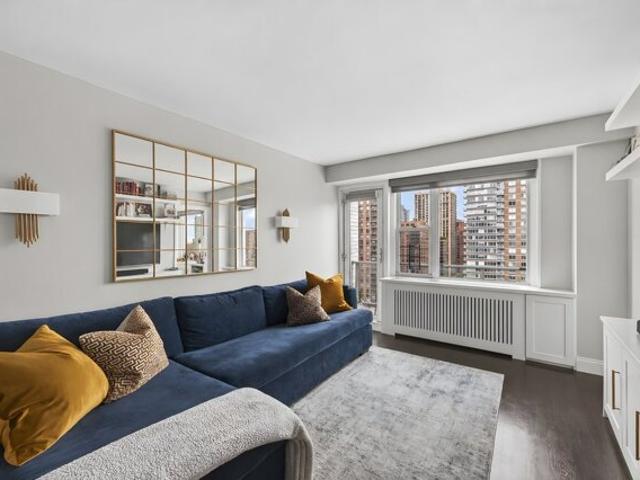 E Th St, New York, Property For Sale