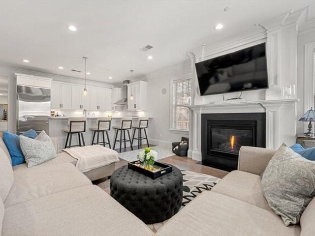 E Th St Apt,boston, Condo For Sale
