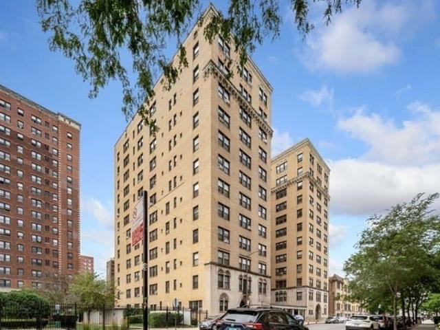 E Th St Apt,chicago, Home For Sale