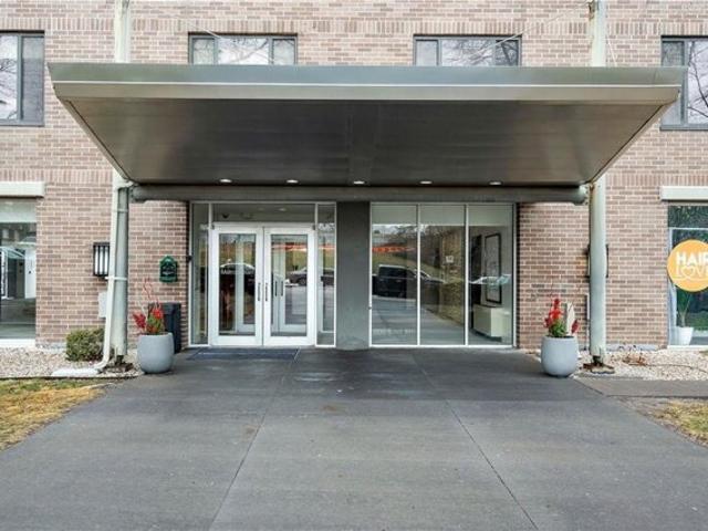 E Th St Apt D, Kansas City, Condo For Sale