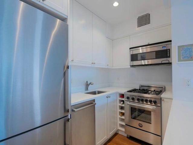 E Th St Apt,new York, Property For Sale