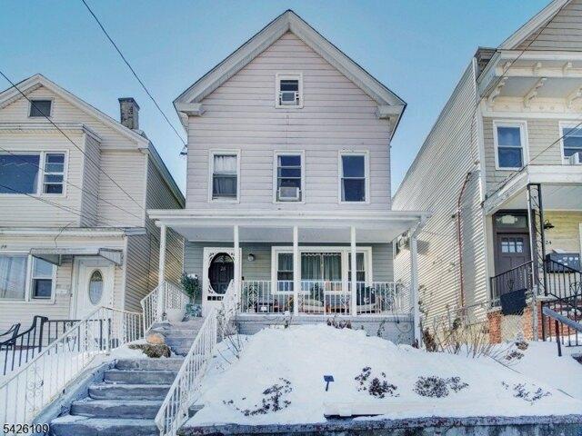 E Th St, Bayonne, Home For Sale