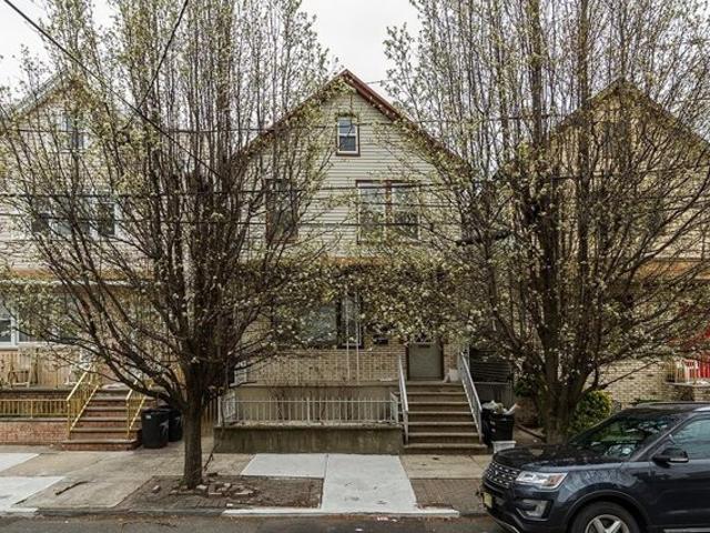 E Th St, Bayonne, Home For Sale