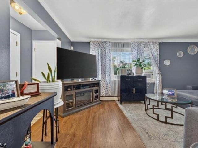 E Th St, Plainfield, Home For Sale