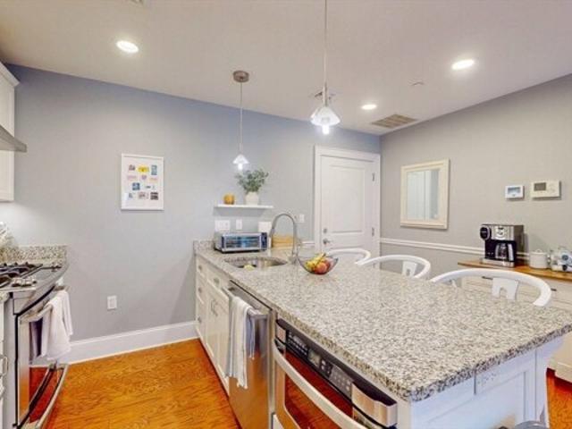 E Th St Unit,boston, Condo For Sale