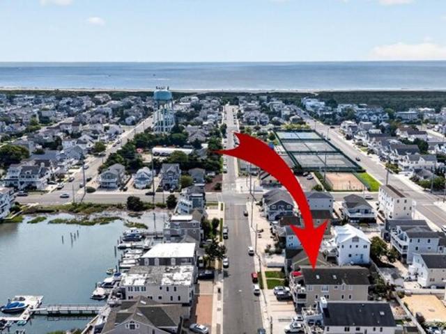 E Th St Unit East, Avalon, Home For Sale