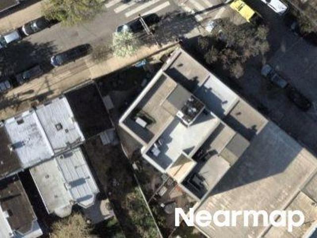 E Thompson St