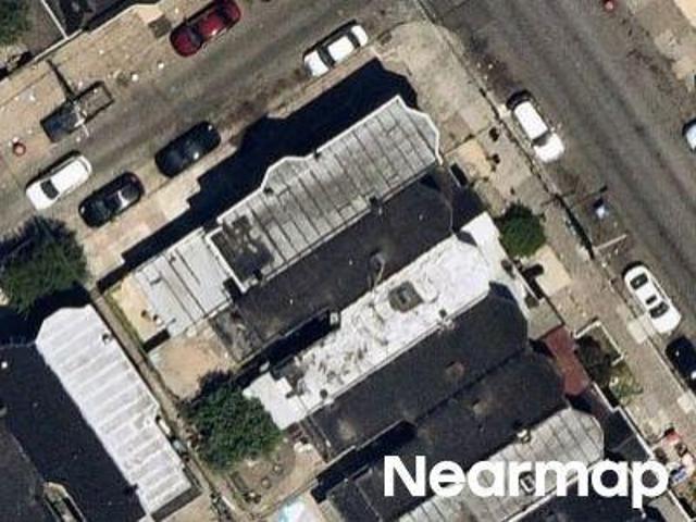 E Tioga St