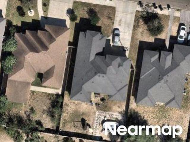 E Truman Ave