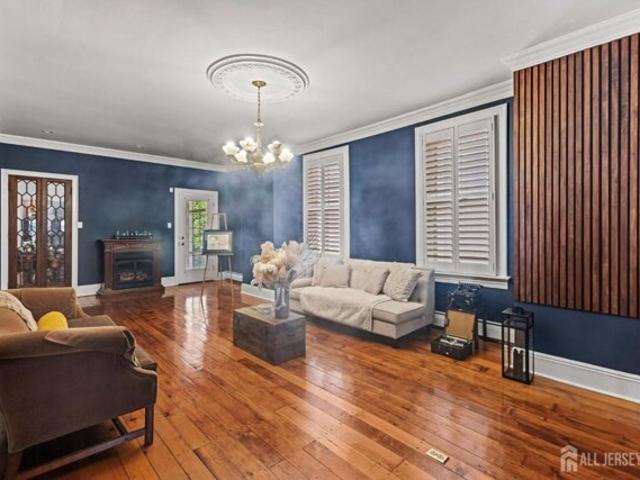 E Union St, Burlington City, Home For Sale