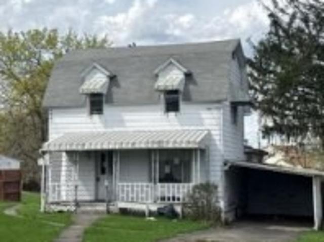E Vanscoter St