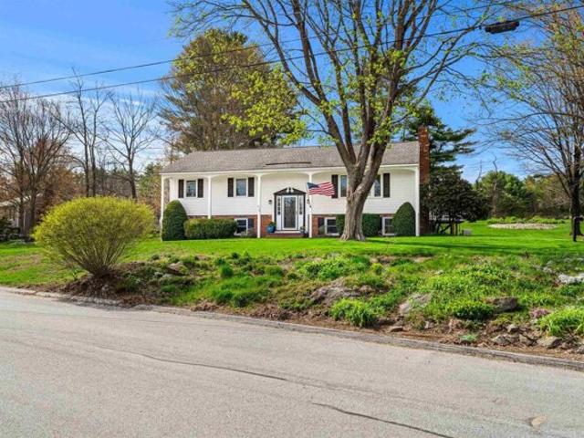 E View Dr, Pembroke, Home For Sale
