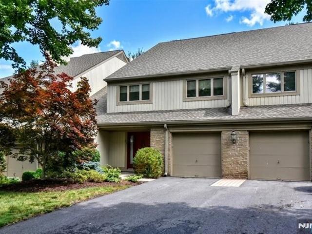 E Vista View Dr, Mahwah, Home For Sale