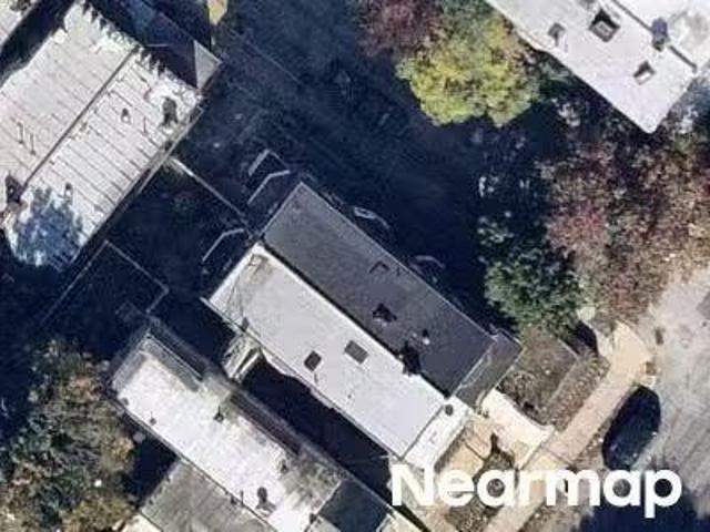 E Walnut Ln
