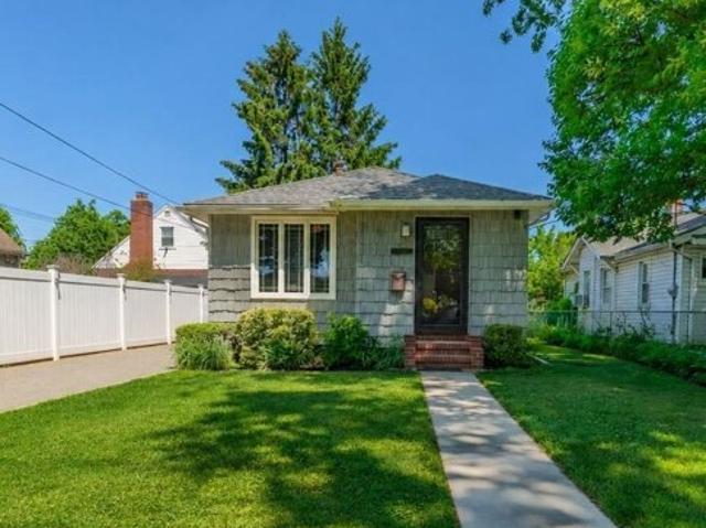 E Williston Ave, Floral Park, Home For Sale