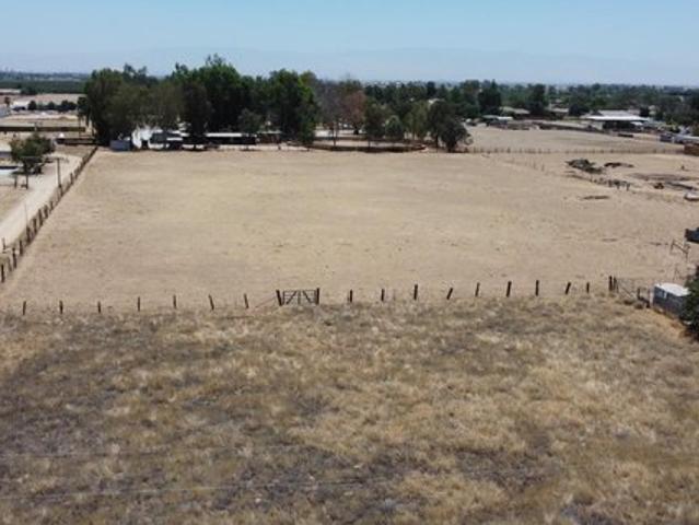 E Wilson Rd, Bakersfield, CA 93307