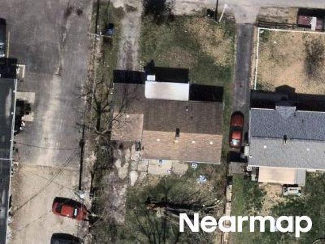 E Woodrow Ave