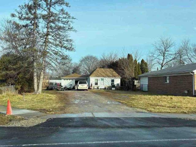 E 14 Mile Rd