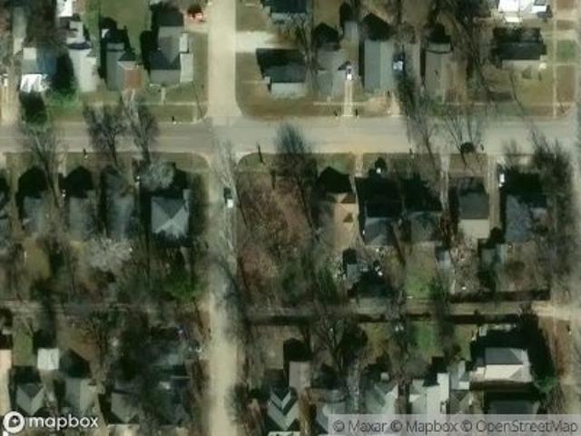 E 15th St
