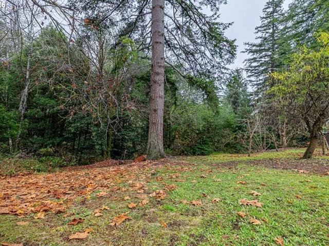 E 15th St, Coquille, OR 97423