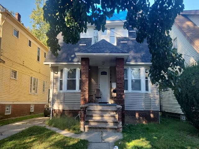 E 169th St