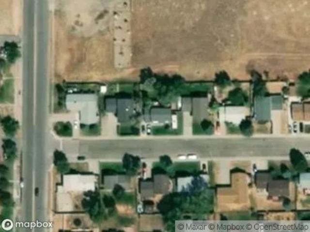 E 16th St