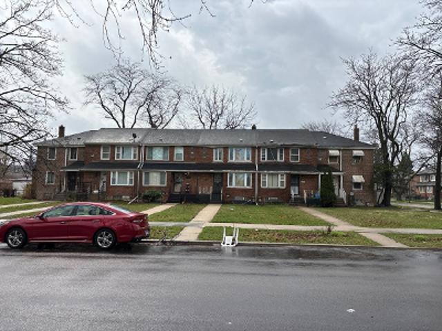 E 109th St