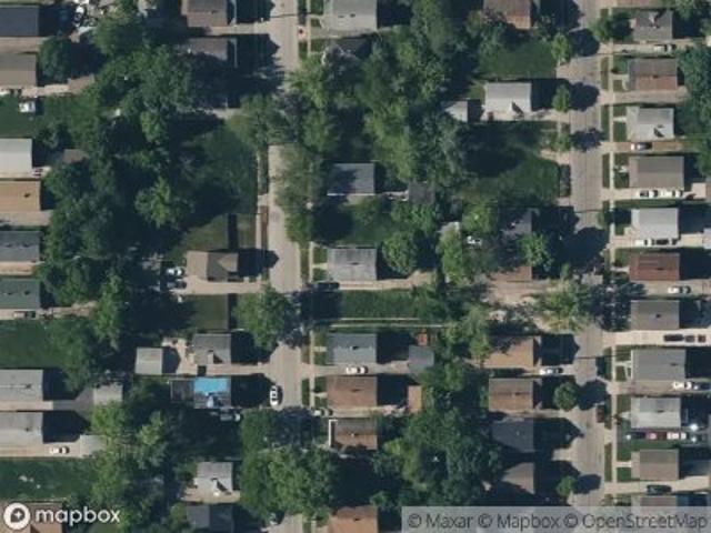 E 121st St