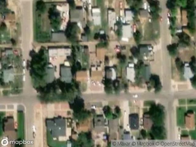 E 12th St