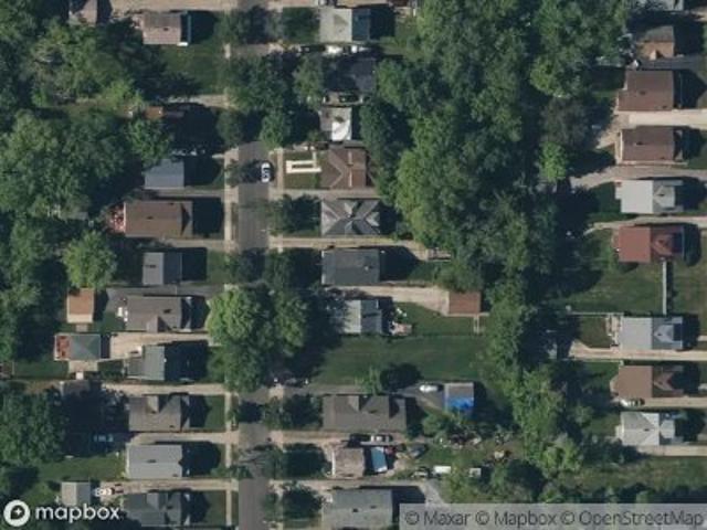 E 135th St