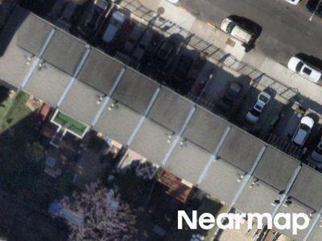 E 139th St