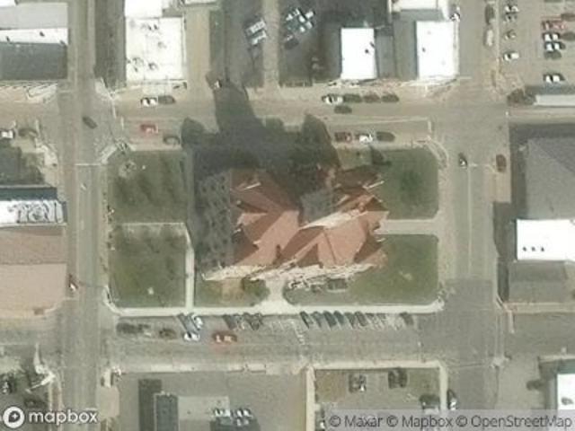 E 1st St
