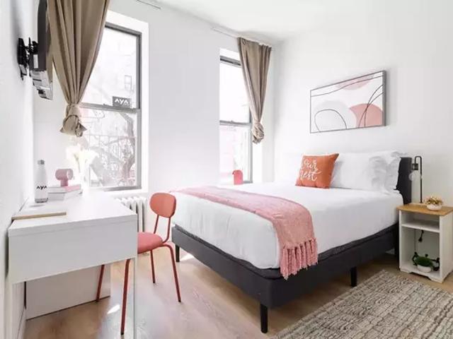 E 26th St #714