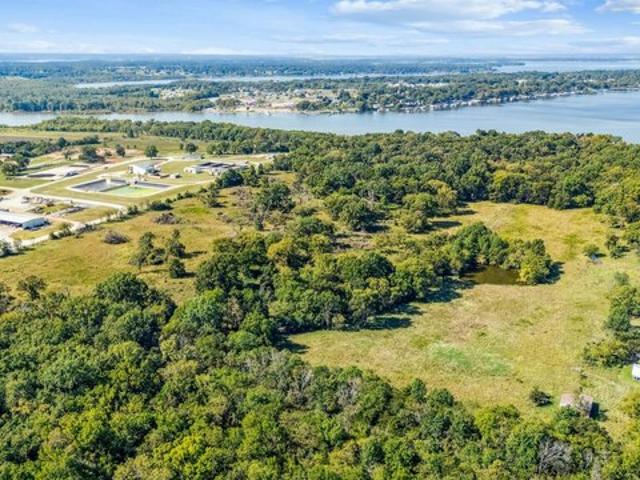 E 280 Rd, Grove, OK 74344