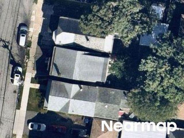 E 29th St