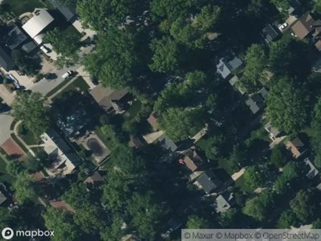 E 208th St