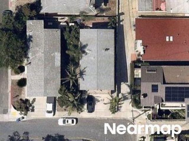 E 20th St
