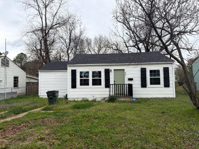 E 20th St # 74447