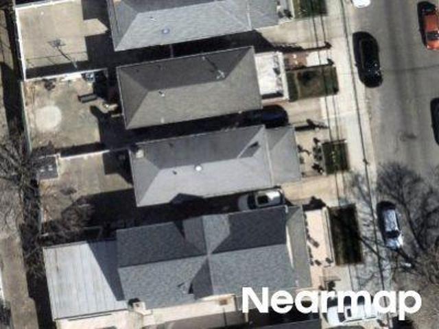 E 21st St