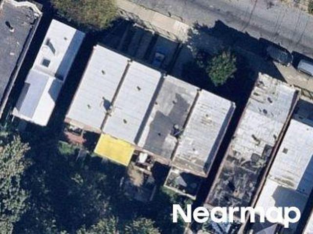 E 223rd St