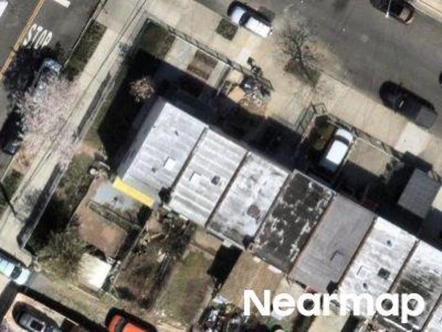E 223rd St